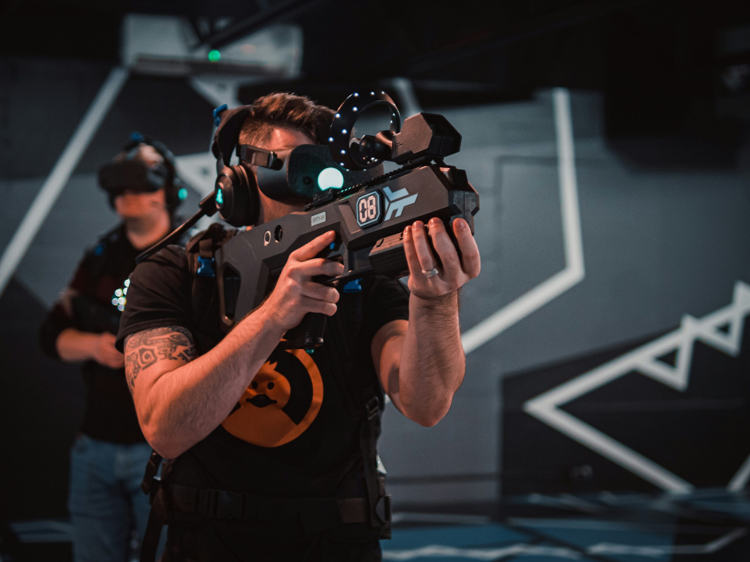 VR Escape Rooms vs VR Shooting: Which is better? | Omescape
